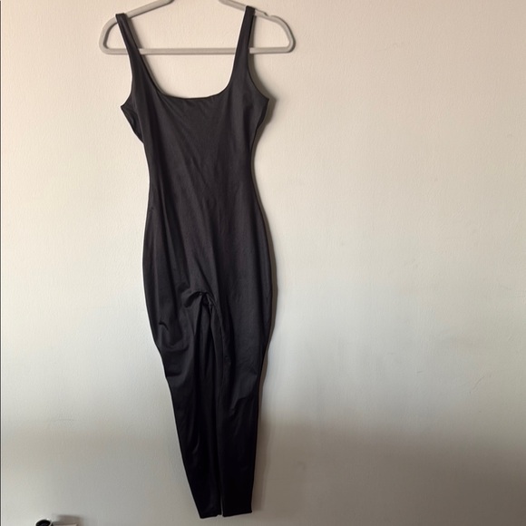 SKIMS | Pants & Jumpsuits | Skims Black Sleeveless Bodycon Jumpsuit ...